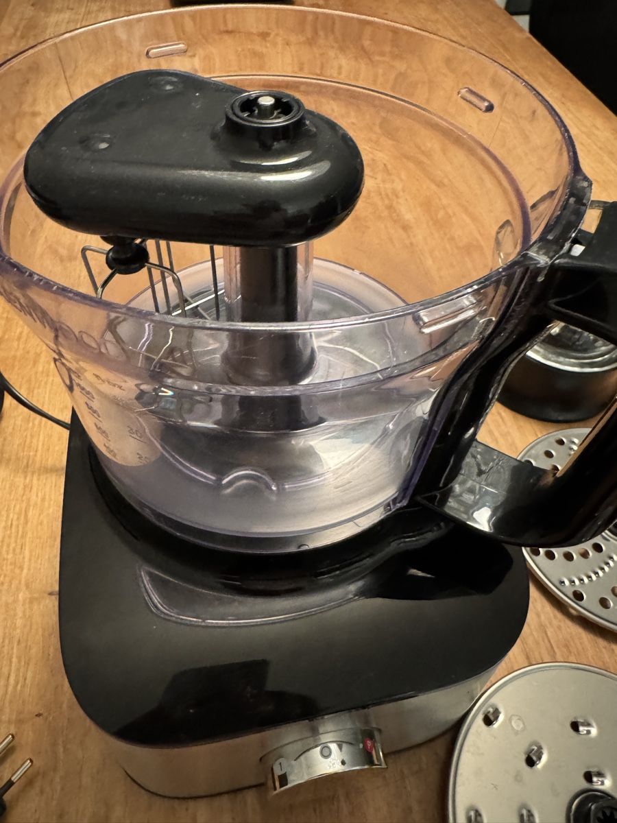 Kenwood Food Processor with Attachments - Great Condition! (Gebraucht ...