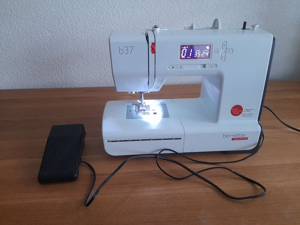 Nähmaschine Bernette b37 (Gebraucht) in Zürich für CHF 200 – mit ...