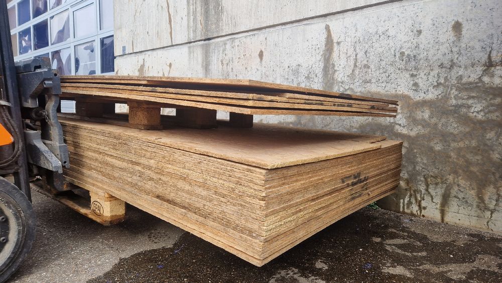 OSB Holzplatten (Gebraucht) in RUSWIL für CHF 101 – nur Abholung auf ...