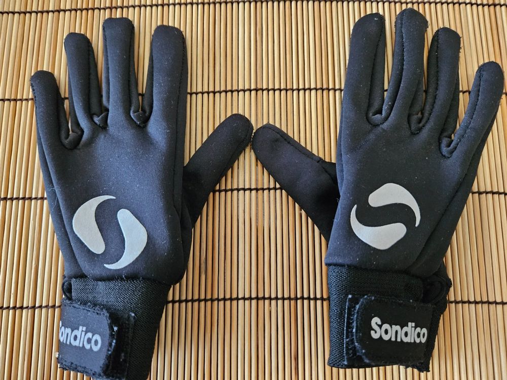 Sondico Fussballhandschuhe Grösse S | Kaufen auf Ricardo