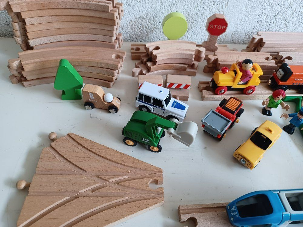 BRIO Holzeisenbahn Holz Züge mit figuren -B21 | Kaufen auf Ricardo