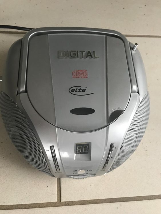 CD PLAYER (DISCMAN) , PORTABLE, Old style, super für Garten | Kaufen ...