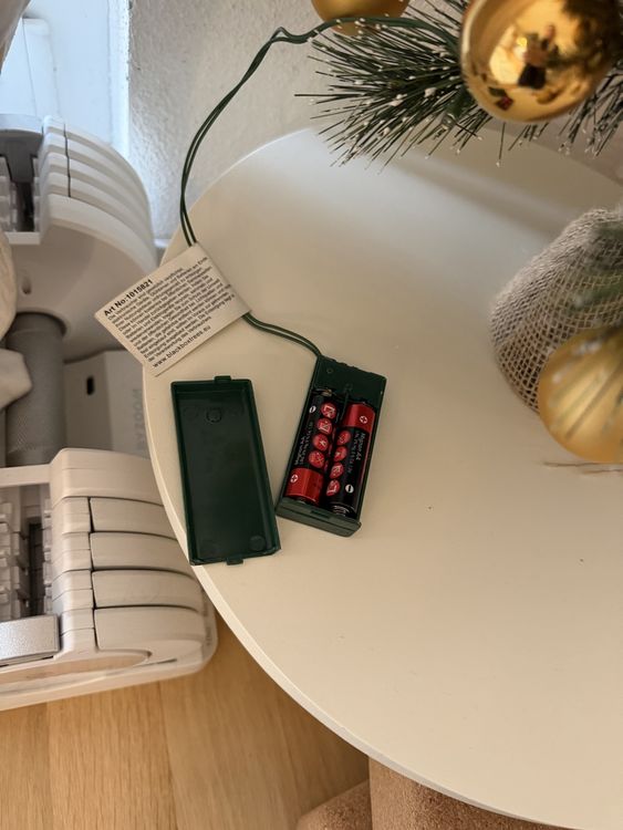 Small Christmas Tree with Golden Balls and Lights 🎄 (Neu (gemäss ...