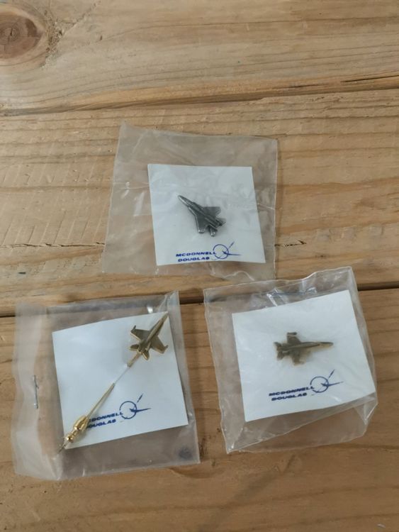 Pin F/A-18 Hornet Luftwaffe Armee Militär (Gebraucht) in Neuenkirch für ...