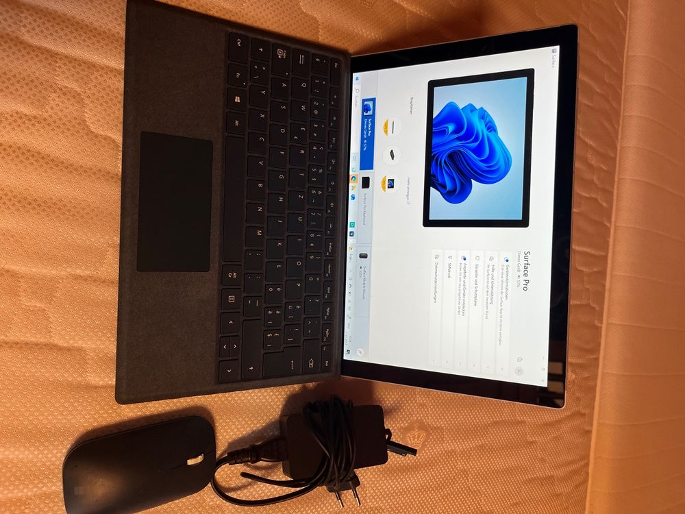 Surface Pro Model 1796 i5 (Gebraucht) in Schönried für CHF 180 – mit ...