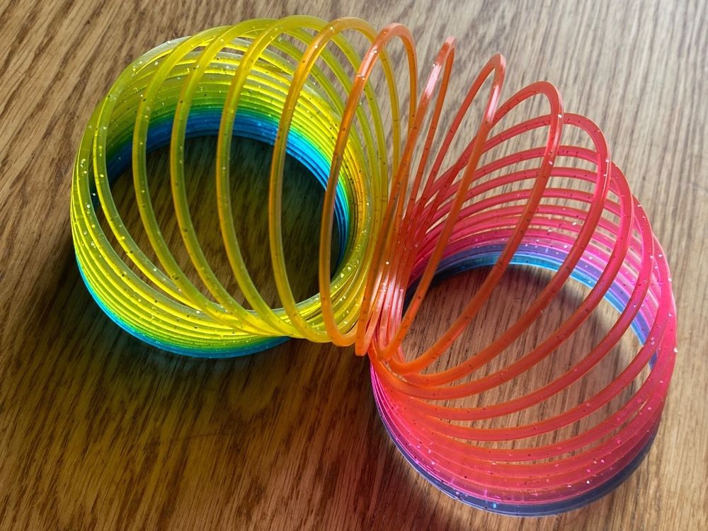 Magic Rainbow Spring Circle Toy (Gebraucht) in für CHF 2 – mit ...