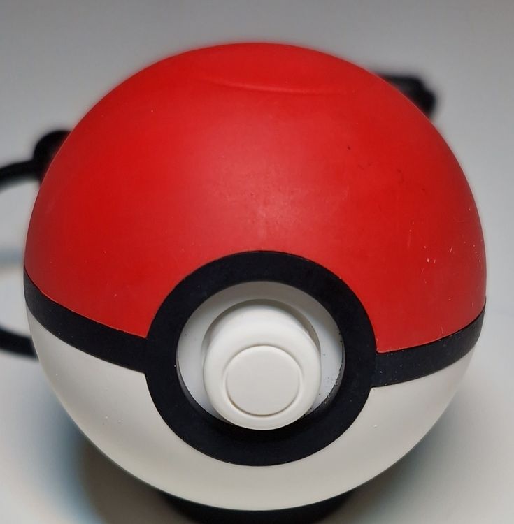 Pokéball Plus Controller für Nintendo Switch & Pokémon GO (Neu (gemäss ...