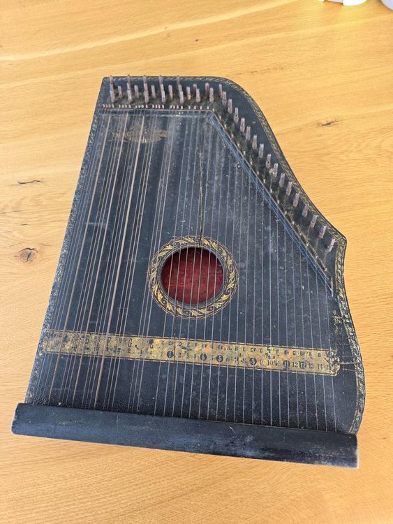 Antike Zither "Menzenhauer" mit Notenblättern zu verkaufen (Gebraucht ...