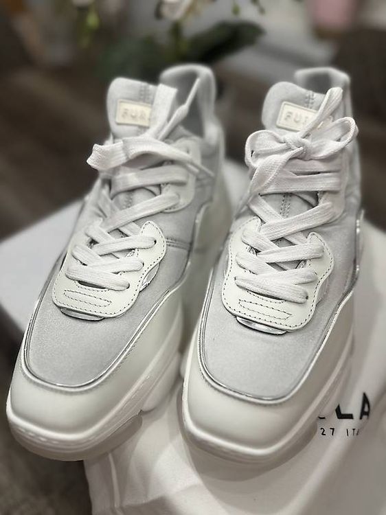 Furla (Gebraucht) in Eschlikon TG für CHF 150 – nur Abholung auf ...