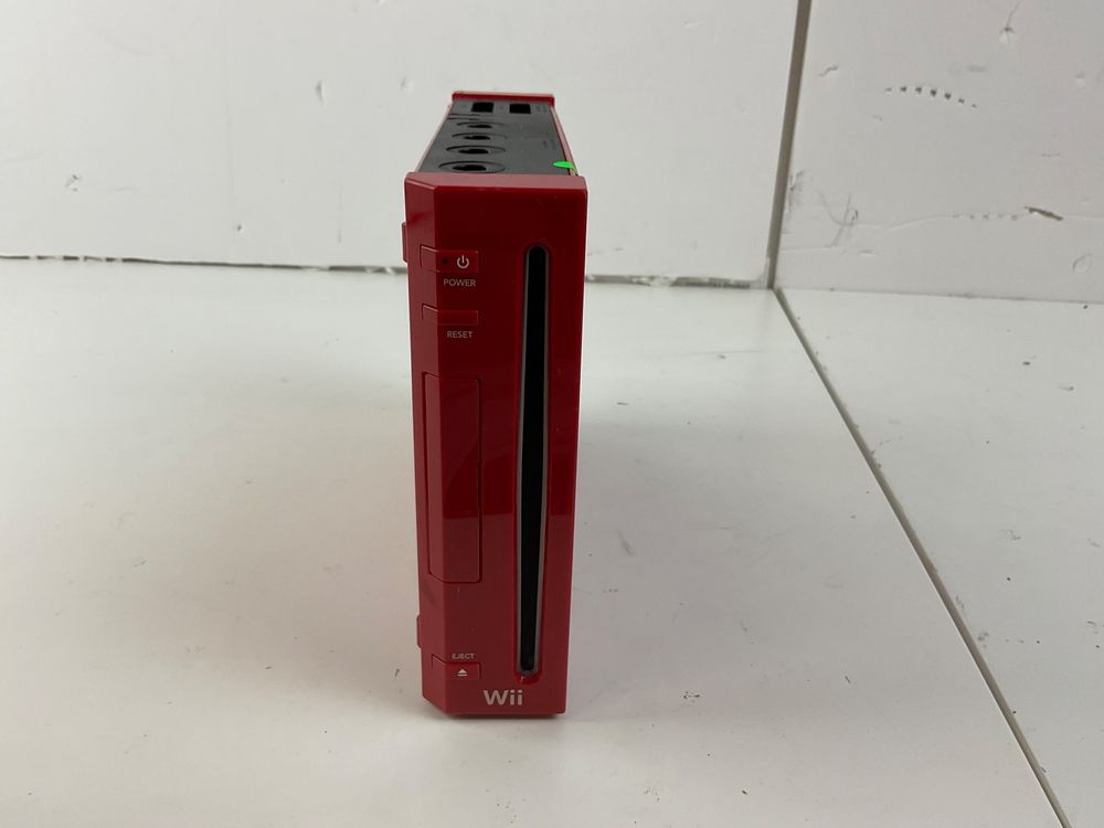 Nintendo Wii Konsole in Rot funktioniert noch gut | Kaufen auf Ricardo