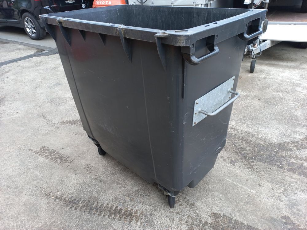 Kehrichtcontainer Papiercontainer Altpapier -/ Grüncontainer (Gebraucht) in DULLIKEN für CHF 68 ...