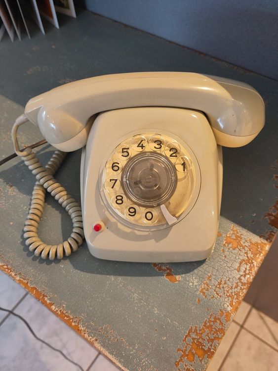 Telefon mit Wählscheibe ca. 1980 (Gebraucht) in Weesen für CHF 25 – mit ...