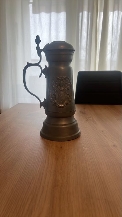 Antiker Zinnkrug mit Deckel und Gravur (Gebraucht) in Bern für CHF 45 – mit Lieferung auf ...