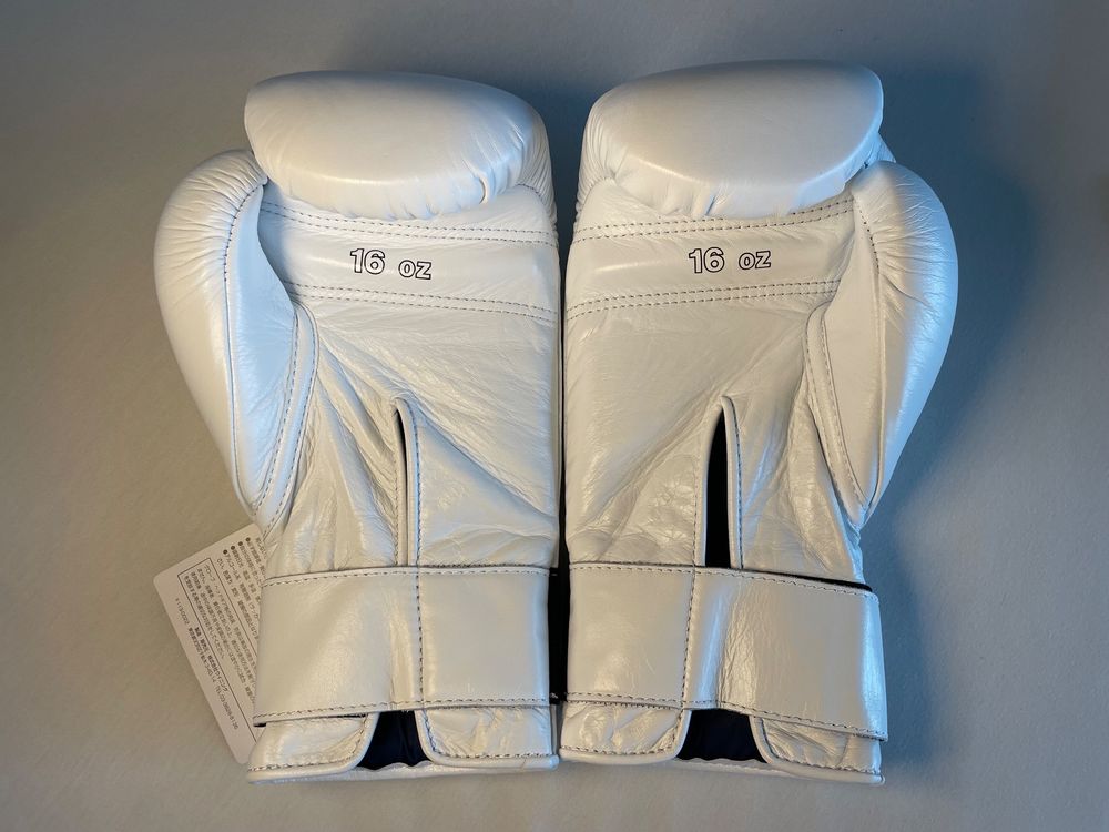 Winning Japan Boxhandschuhe 16oz (Neu und originalverpackt) in Zürich ...