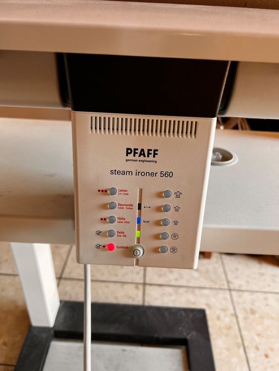 Dampfbügelmaschine PFAFF steam ironer 560 (Gebraucht) in Wohlenschwil ...