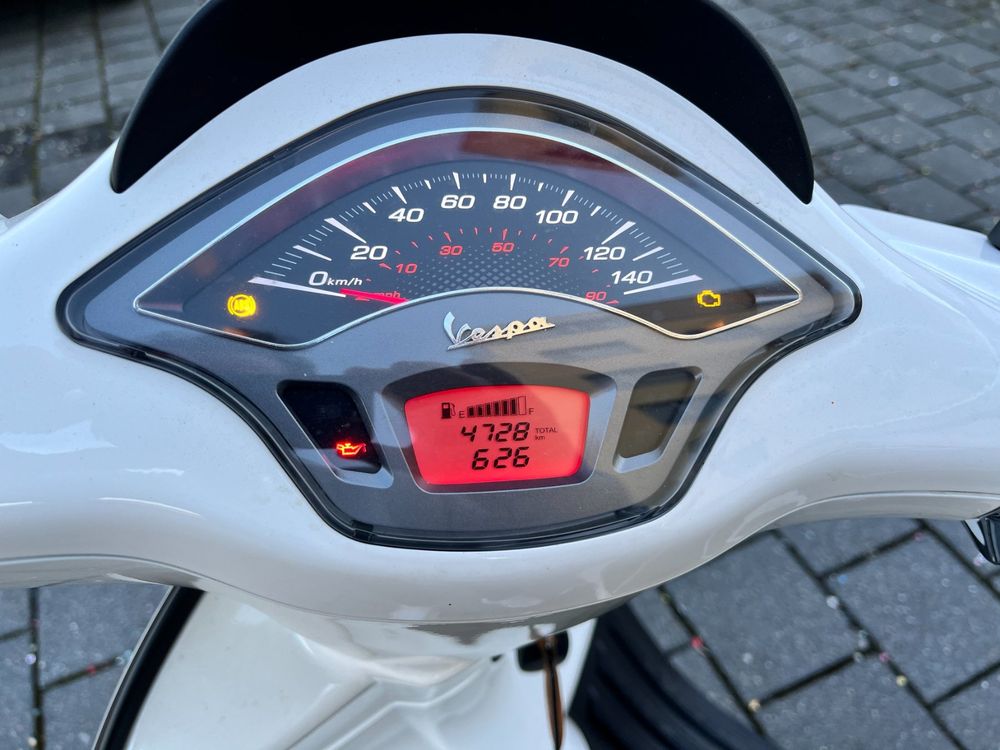 Vespa Sprint 125 Weiss (2022) | Kaufen auf Ricardo