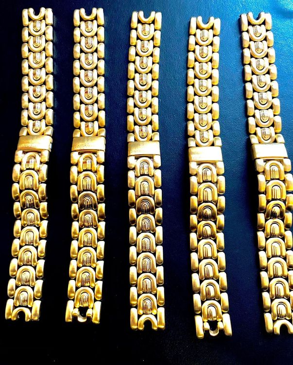 5 bracelets Universal Genève dorés (Gebraucht) in Versoix für CHF 14 – mit Lieferung auf Ricardo ...
