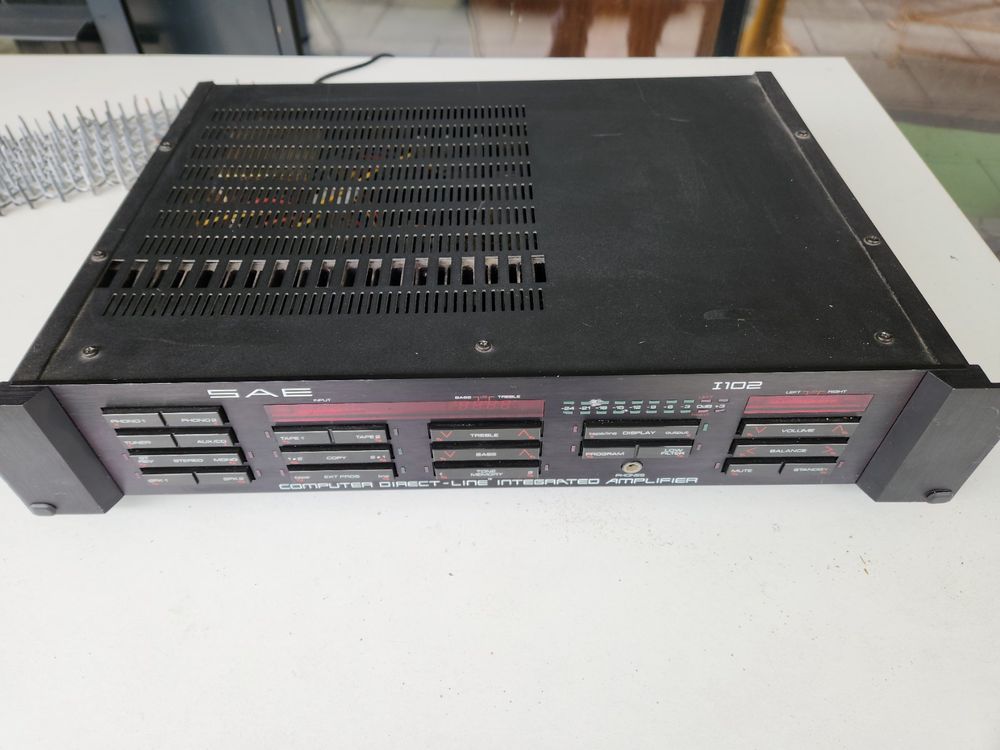 Vollverstärker SAE I102 (Defekt) in Glattpark (Opfikon) für CHF 133 – mit Lieferung auf Ricardo ...