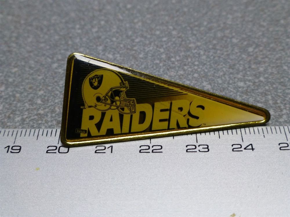 PIN SPORT USA American Football Raiders (Gebraucht) in Gränichen für ...