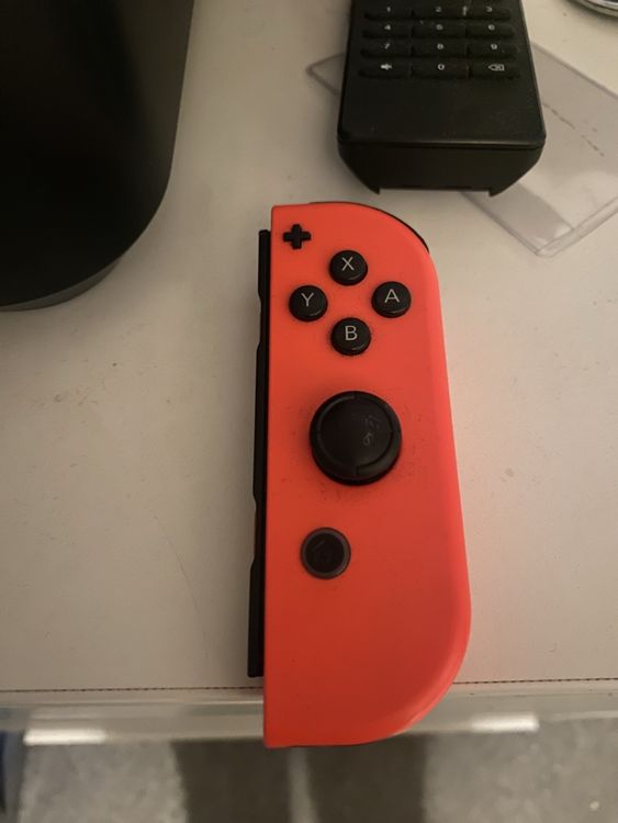 Roter Joy-Con Nintendo Switch (Gebraucht) in Gretzenbach für CHF 15 ...