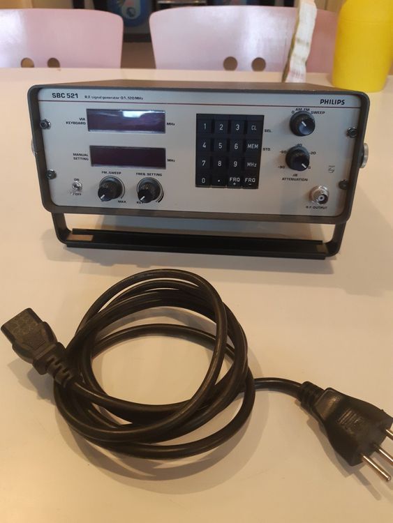 PHILIPS RF SIGNAL GENERATOR SBC 521 / 0.1 - 120 MHZ (Gebraucht) in für ...