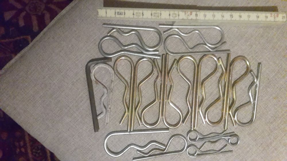 Diverse Sicherungs Splinten (Gebraucht) in Achseten für CHF 5 – mit ...