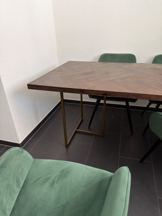 Esstich (Mangoholz) + 4 Stühle (Samt, grün) (Gebraucht) in Zürich für ...