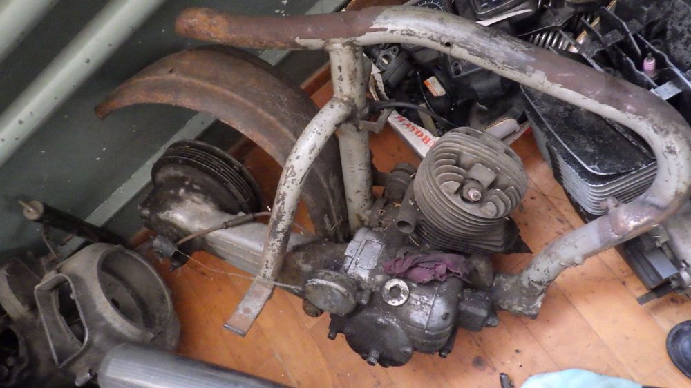 LAMBRETTA LD125 MOTOR UND RAHMENFRAGMENT OLDTIMER NON TV175 (Defekt) in ...