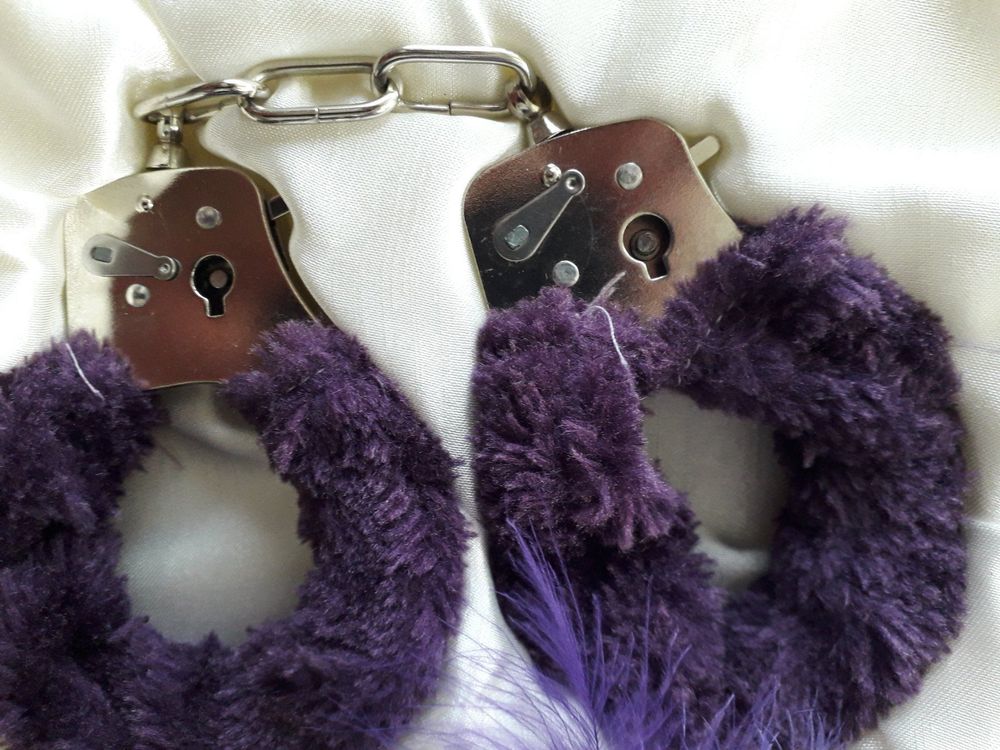 Playhouse Love Toys - Handschellen und Feder | Kaufen auf Ricardo