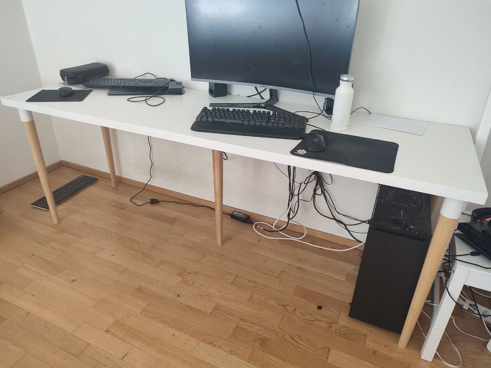 Extra long desk 200cm*60cm (Gebraucht) in für CHF 1 – nur Abholung auf ...