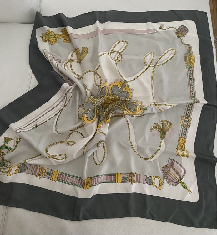 Seiden Foulard 🌸 (Gebraucht) in Opfikon für CHF 24.5 – mit Lieferung ...