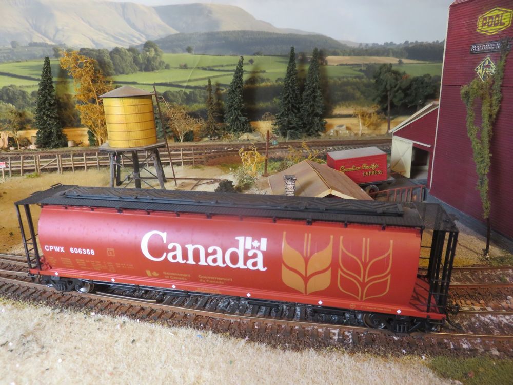 Intermountain Cylindrical Hopper Red Canada Nr:606368 | Kaufen auf Ricardo