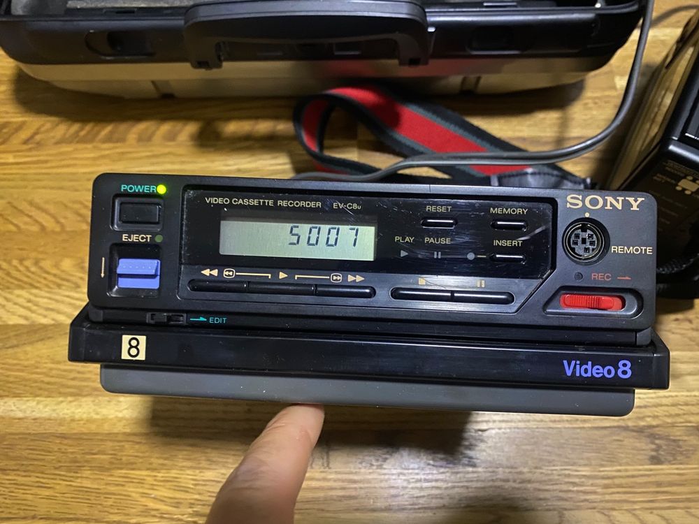 Rarität Sony Video 8 Recorder und Kamera im Originalkoffer (Gebraucht ...