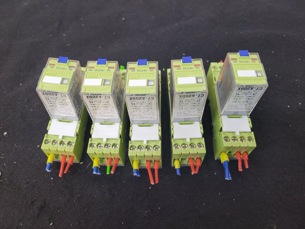 5 Stück Relais - Comat C7 - A20DX - DC24V (Gebraucht) in Vitznau für ...