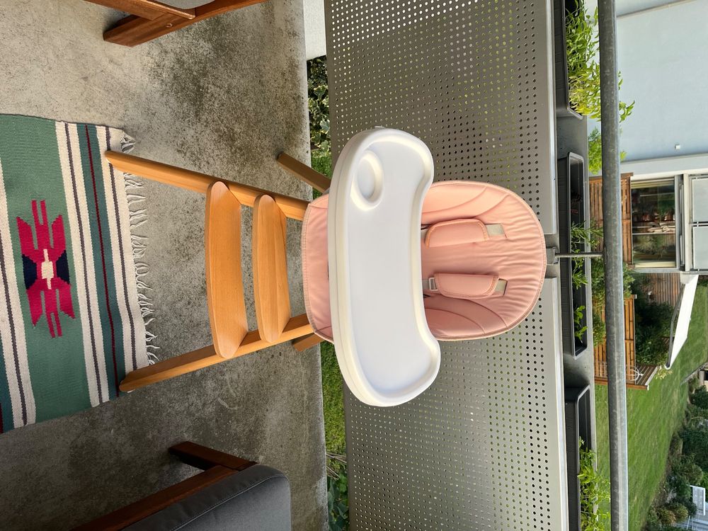 Pink High Chair with Tray (Gebraucht) in Fislisbach für CHF 50 – nur ...