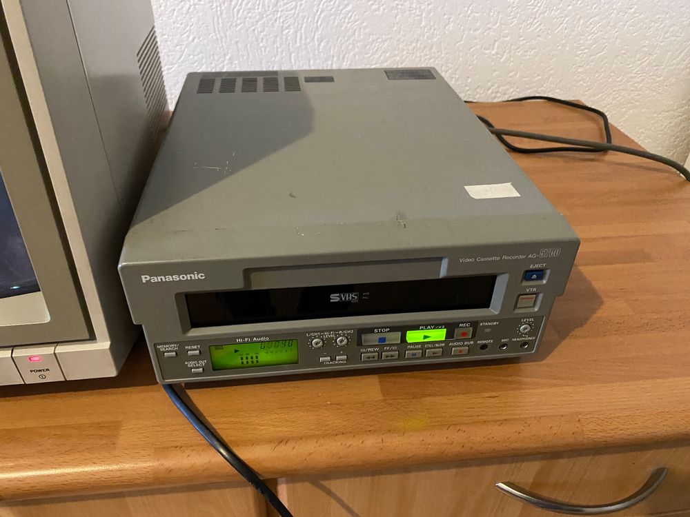 Panasonic AG-5700 S-VHS broadcast player & recorder (Gebraucht) in ...