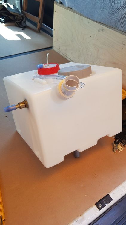 Wassertank etw 35l mit Pumpe | Kaufen auf Ricardo