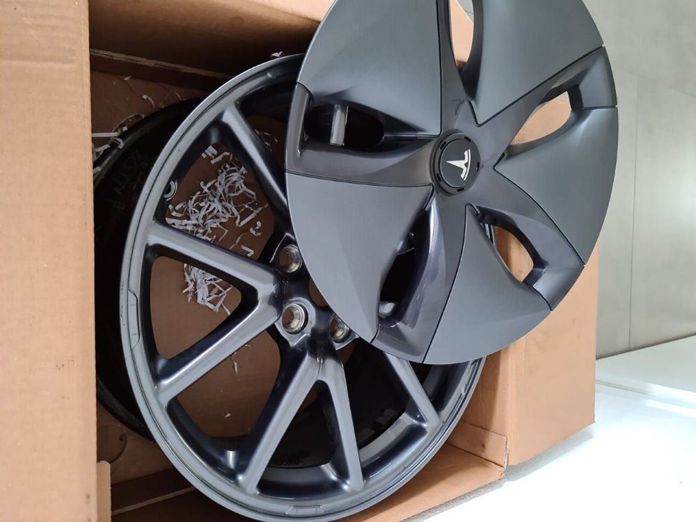 Tesla Model 3 - Aero 18" Felge Original | Kaufen auf Ricardo