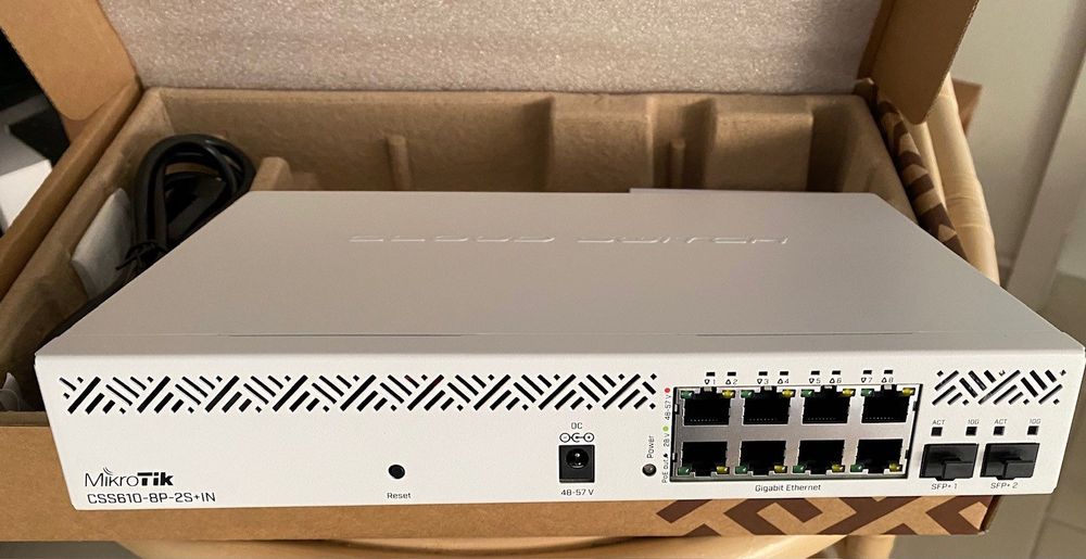 MikroTik Switch CSS610-8P-2S+IN (PoE Version) NEU+OVP (Neu und ...