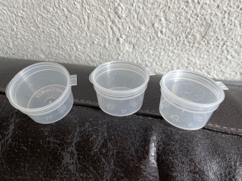 Mini plastic containers x 31 (Gebraucht) in Zürich für CHF 5 – mit ...