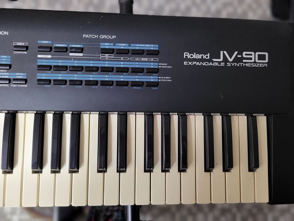 Roland Expandable Synthesizer JV-90 | Kaufen auf Ricardo