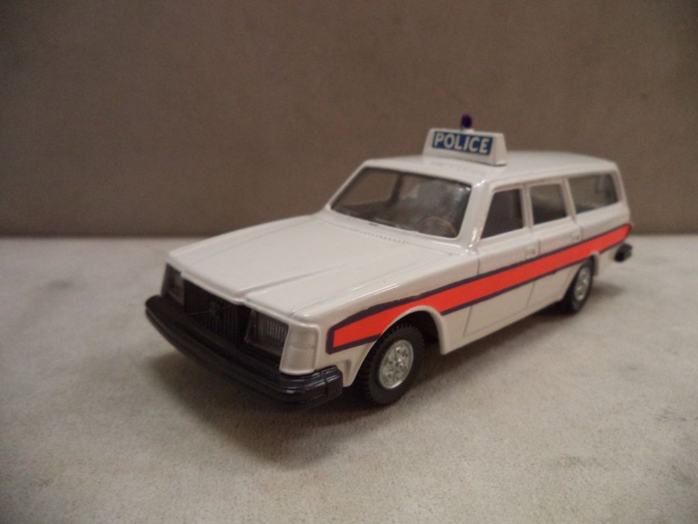 Tinky Toys POLICE 1:36 Volvo 265 DL ESTATE Car (Gebraucht) in Rieden AG ...
