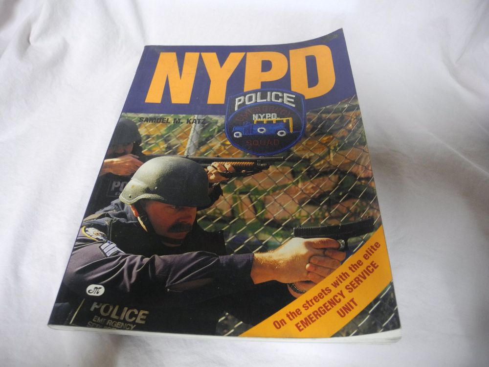 BUCH POLIZEI BUCH NYPD POLICE (Gebraucht) in Gurtnellen für CHF 7 – mit ...