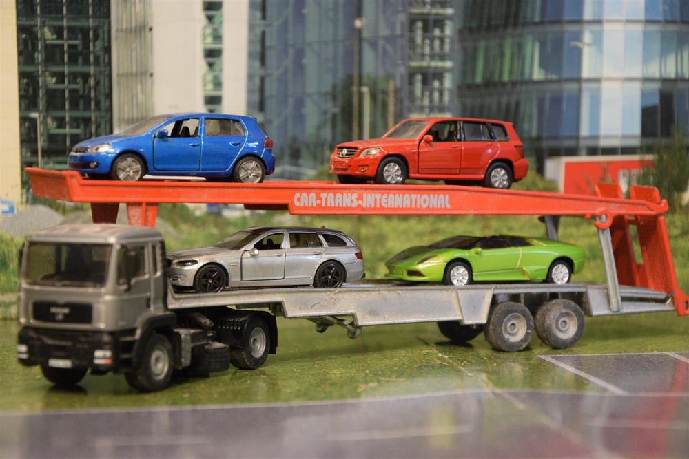 Siku Set Automobil-Transporter + 4 Autos | Kaufen auf Ricardo