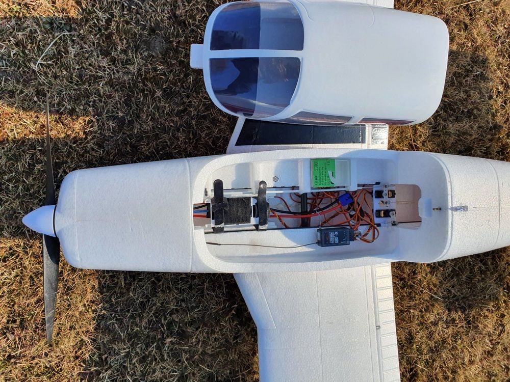 Modellflugzeug RC Piper Cherokee (Gebraucht) in für CHF 95 – nur ...
