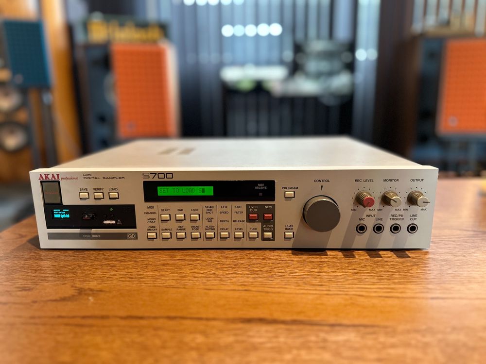 Akai S700 midi digital sampler (Gebraucht) in Vevey für CHF 600 – mit Lieferung auf Ricardo kaufen