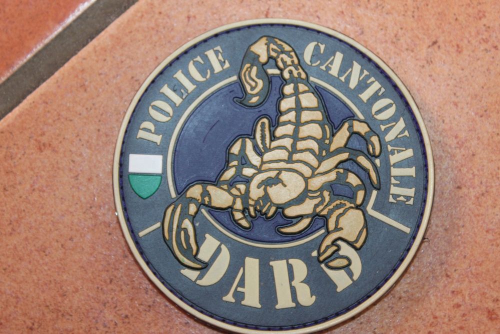 Badge de la police cantonale vaudoise, brigade DARD | Kaufen auf Ricardo Badge de la police cantonale vaudoise, brigade DARD | Kaufen auf Ricardo