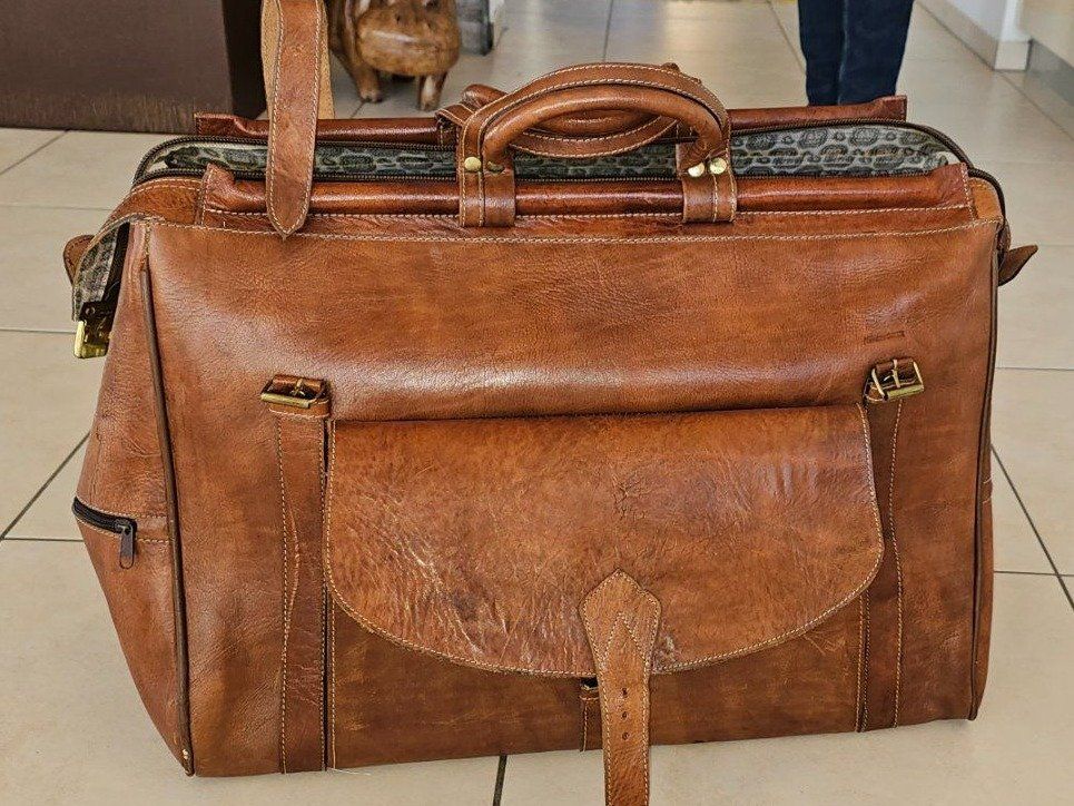Reise-Ledertasche aus Marokko | Kaufen auf Ricardo