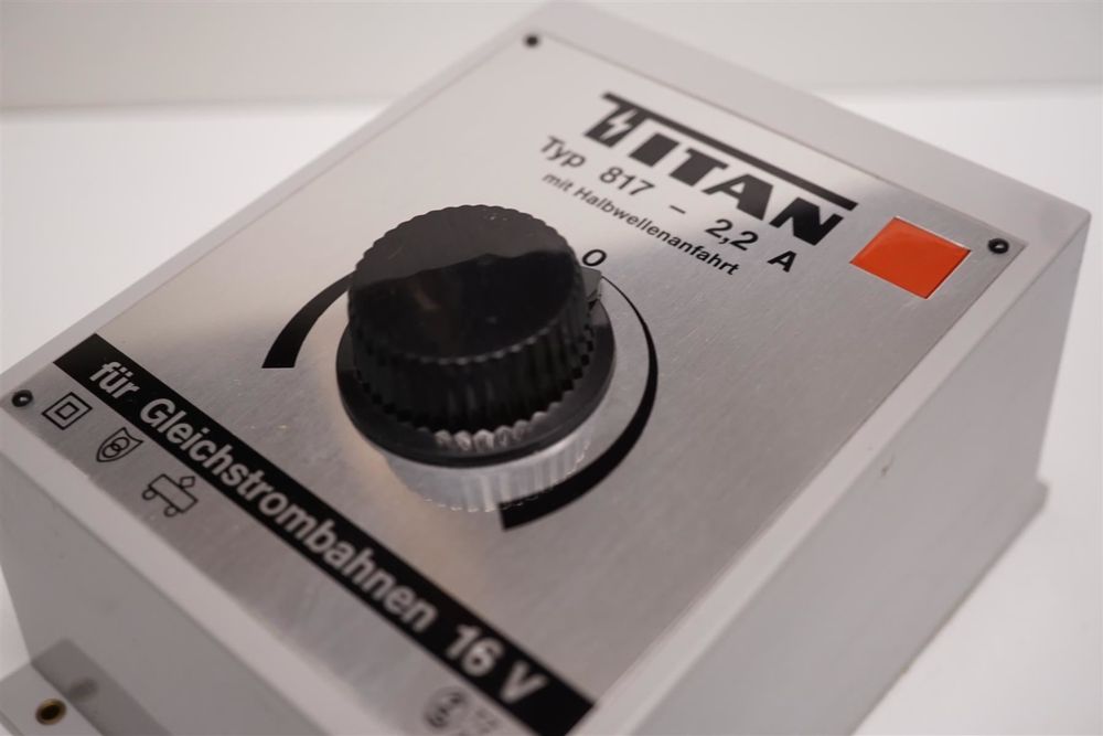 7s Titan 817 TRAFO 220V 0 - 16V 2.2A (D'occasion) à pour CHF 25 – avec ...
