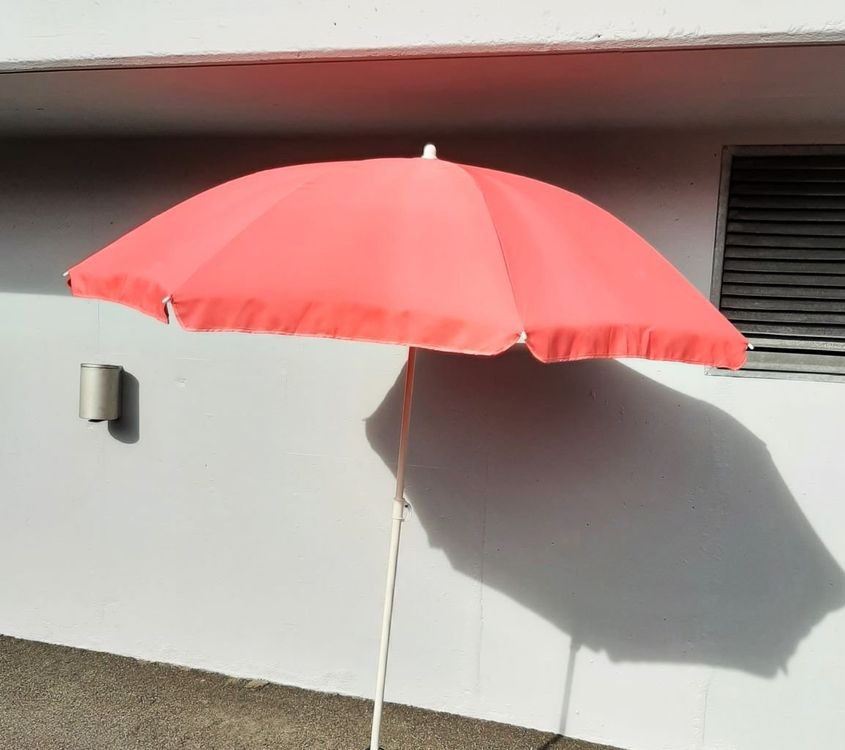 Roter Sonnenschirm (Gebraucht) in Samstagern für CHF 1 – nur Abholung auf Ricardo kaufen